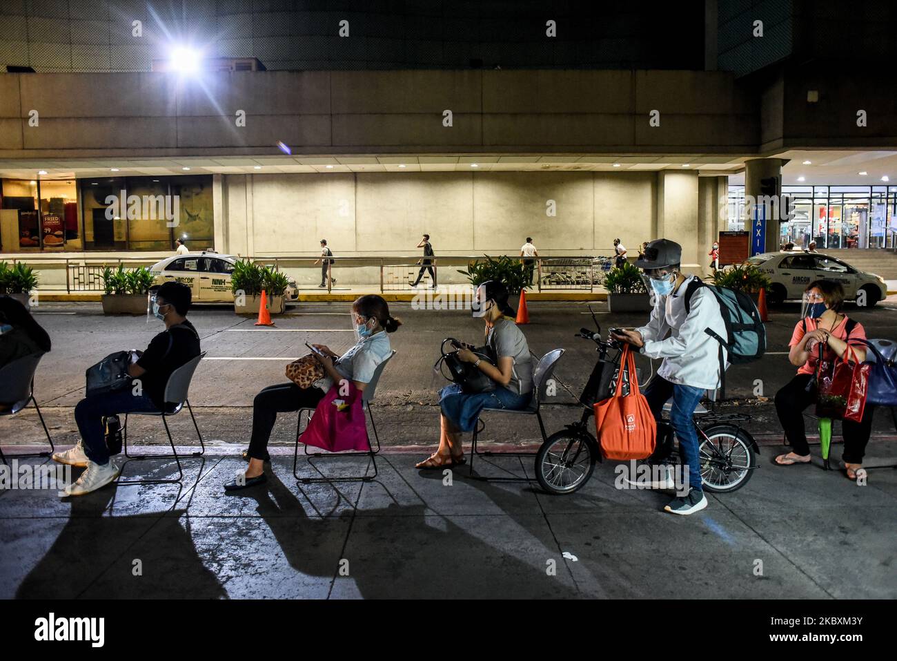 Number 27 bus hi-res stock photography and images - Alamy