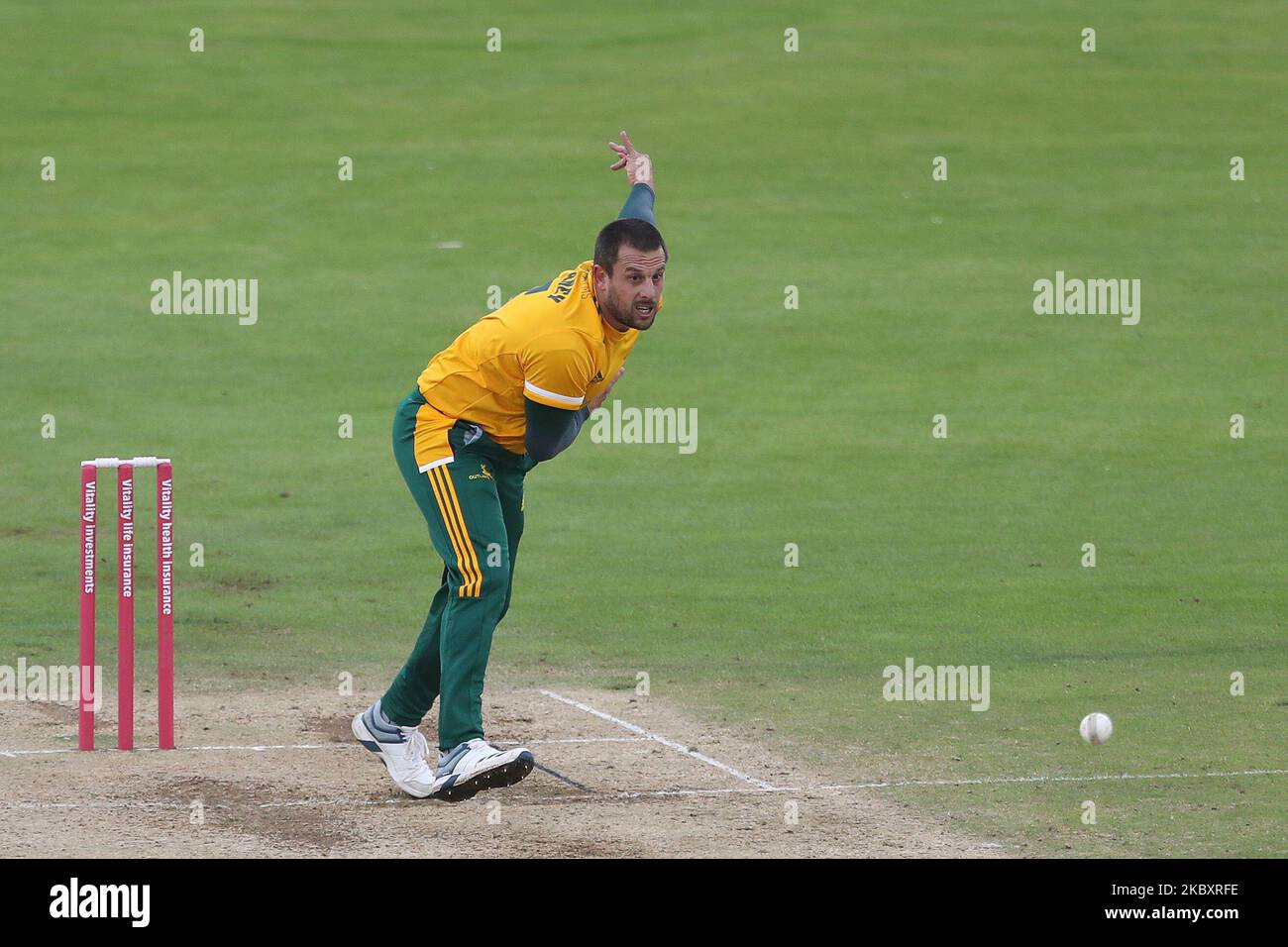 Steve mullaney of notts bowling hi-res stock photography and images - Alamy