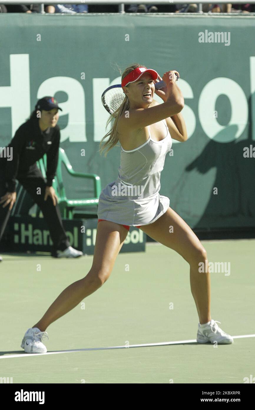 Maria sharapova 2004 hi-res stock photography and images - Alamy
