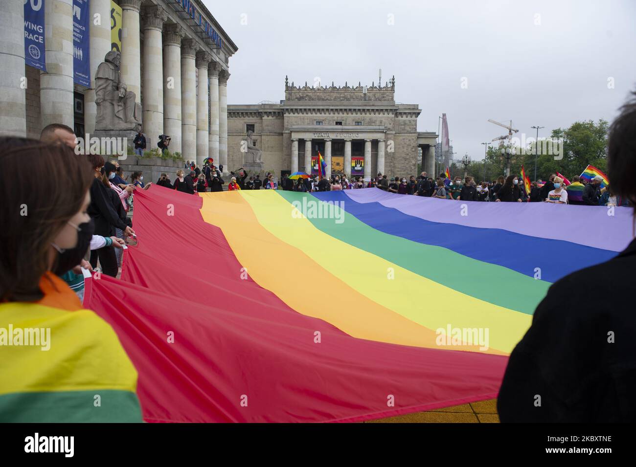 Huge lgbt flag hi-res stock photography and images - Alamy