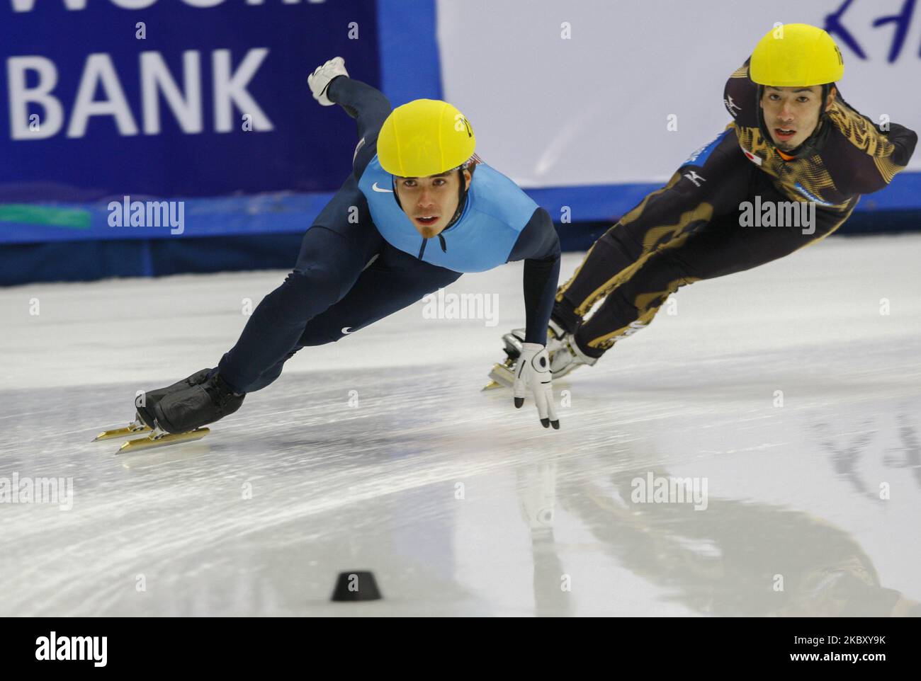 Ohno Apolo Anton, front, of the U.S. competes in the men's 5000-metres ...
