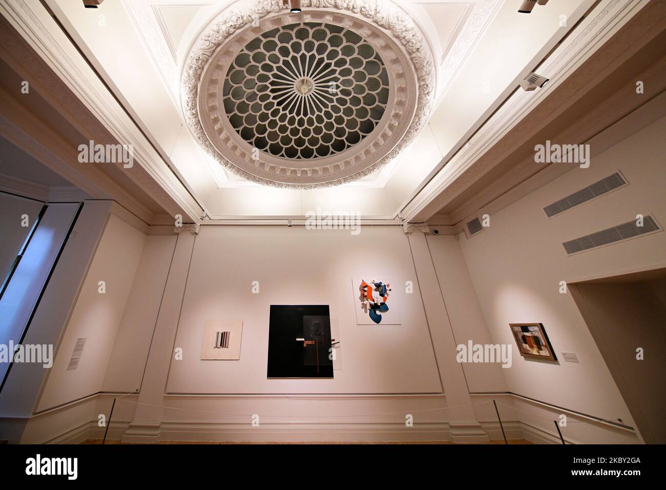 Victor pasmore painting hi-res stock photography and images - Alamy