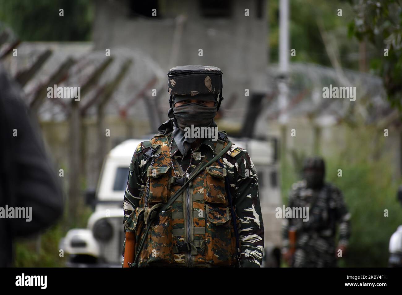 Fierce gun fight hi-res stock photography and images - Alamy