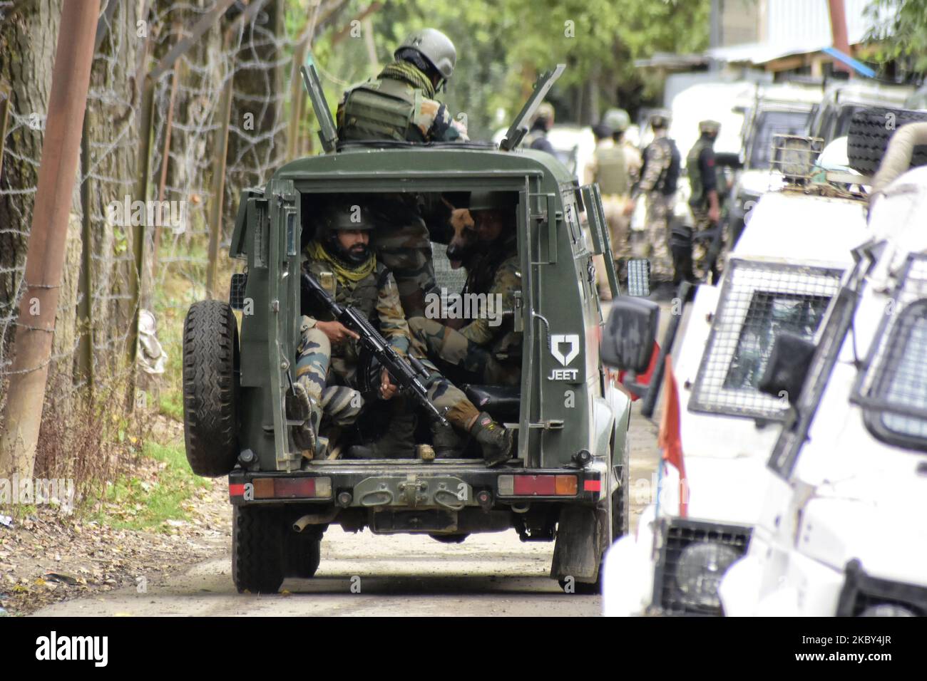 Ongoing encounter hi-res stock photography and images - Alamy