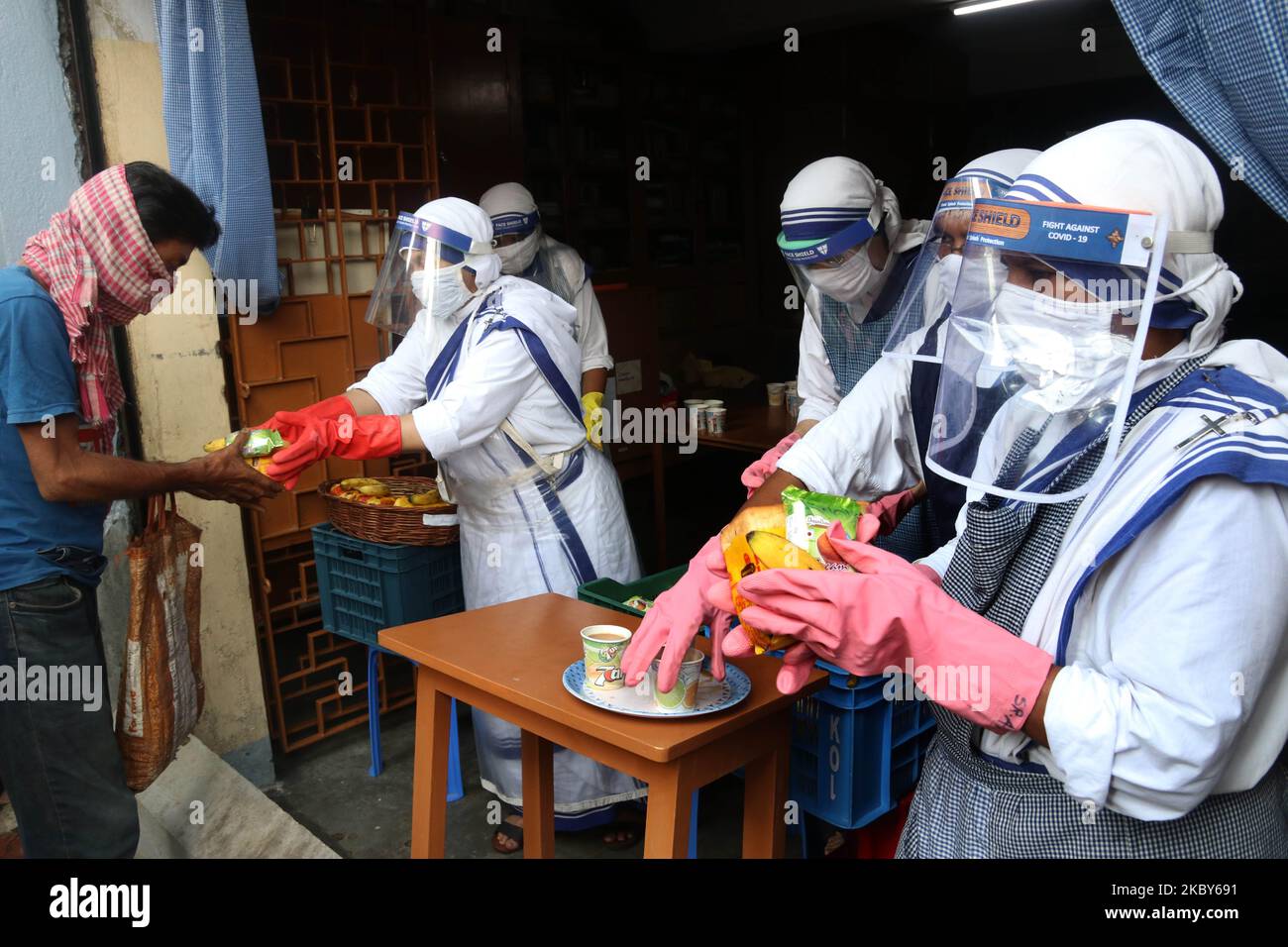 Kolkata tea house hi-res stock photography and images - Alamy