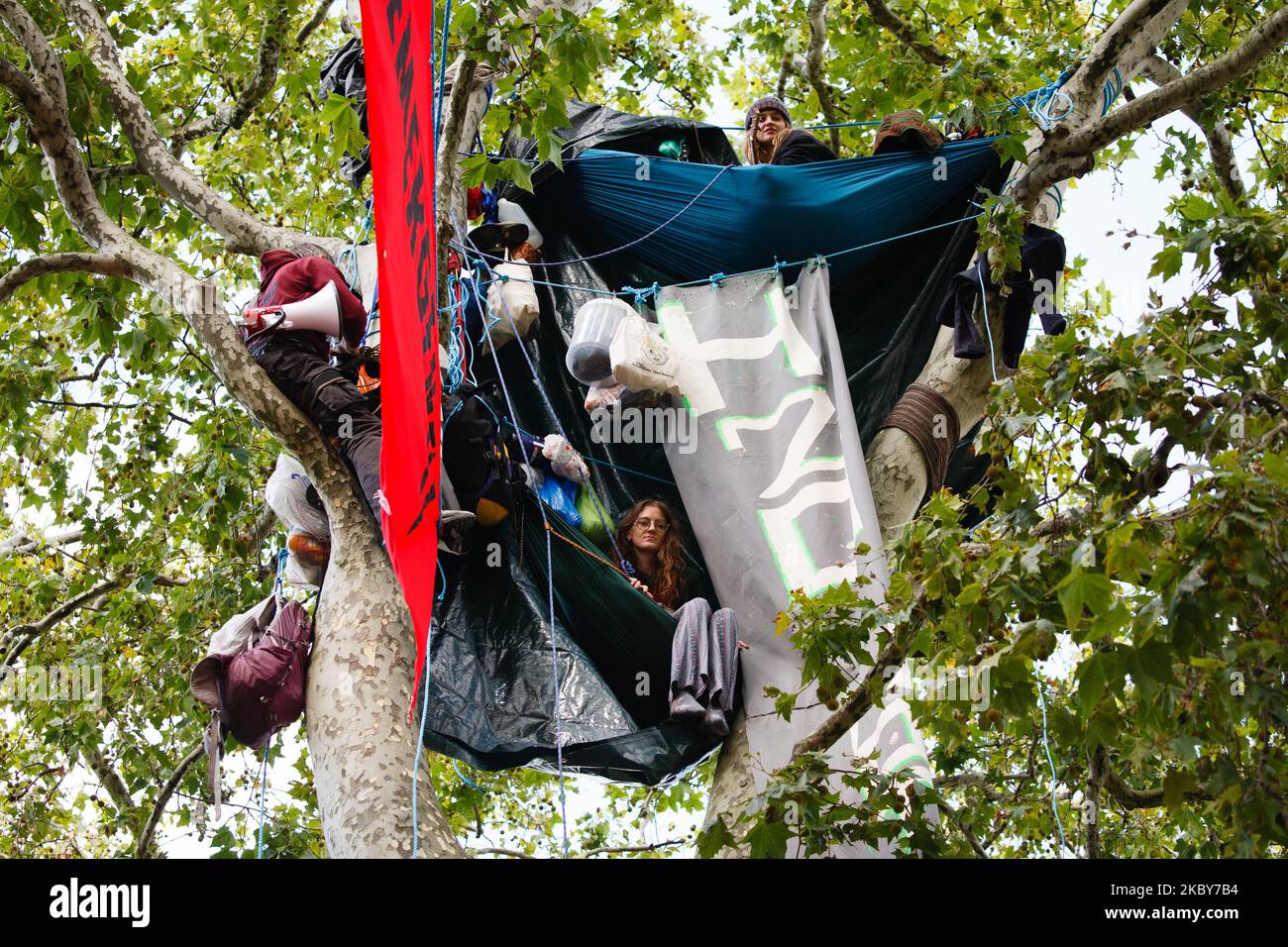Members of climate change activist movement Extinction Rebellion ...