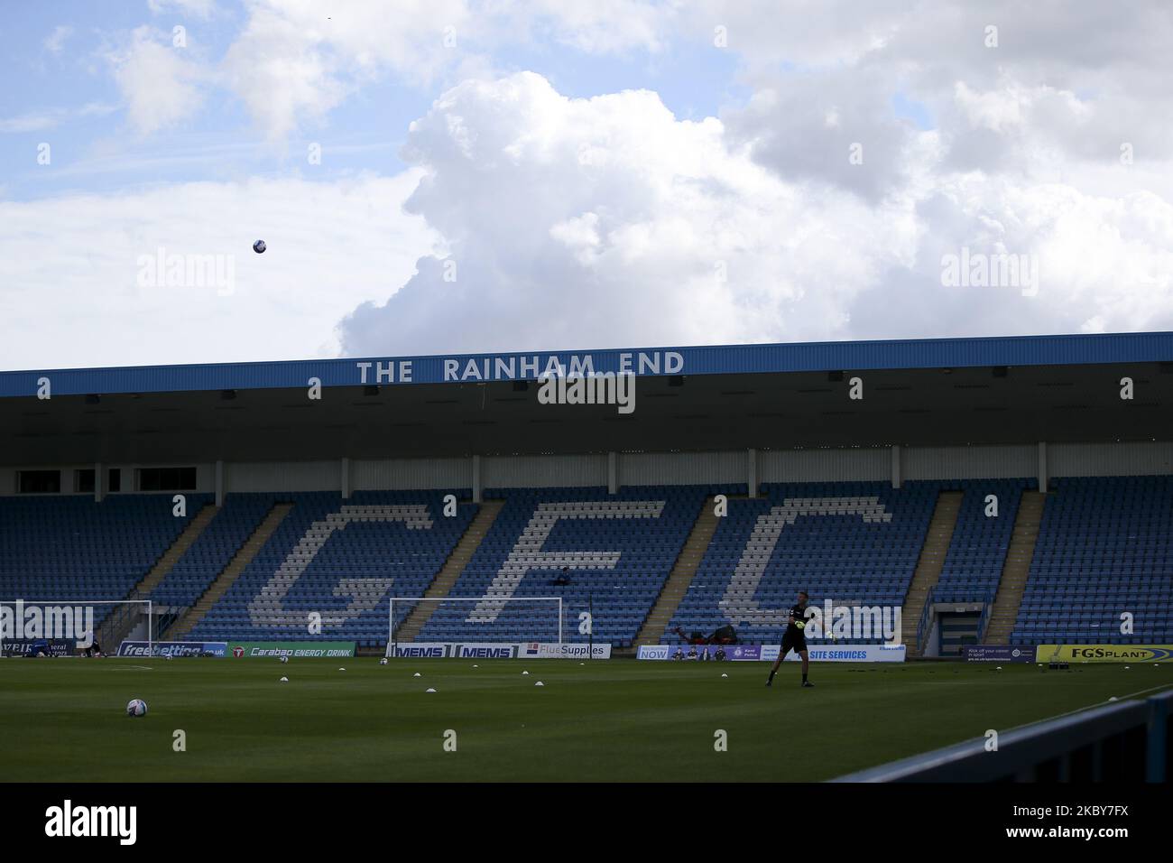 General view priestfield stadium hi-res stock photography and images ...