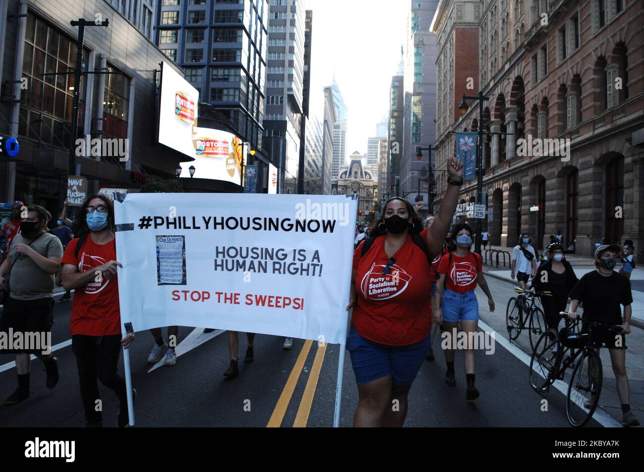 People pointing across at building hi-res stock photography and images ...