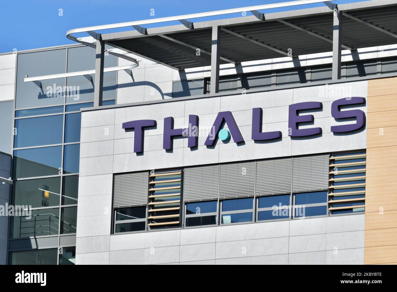 Oppo watch hi-res stock photography and images - Alamy