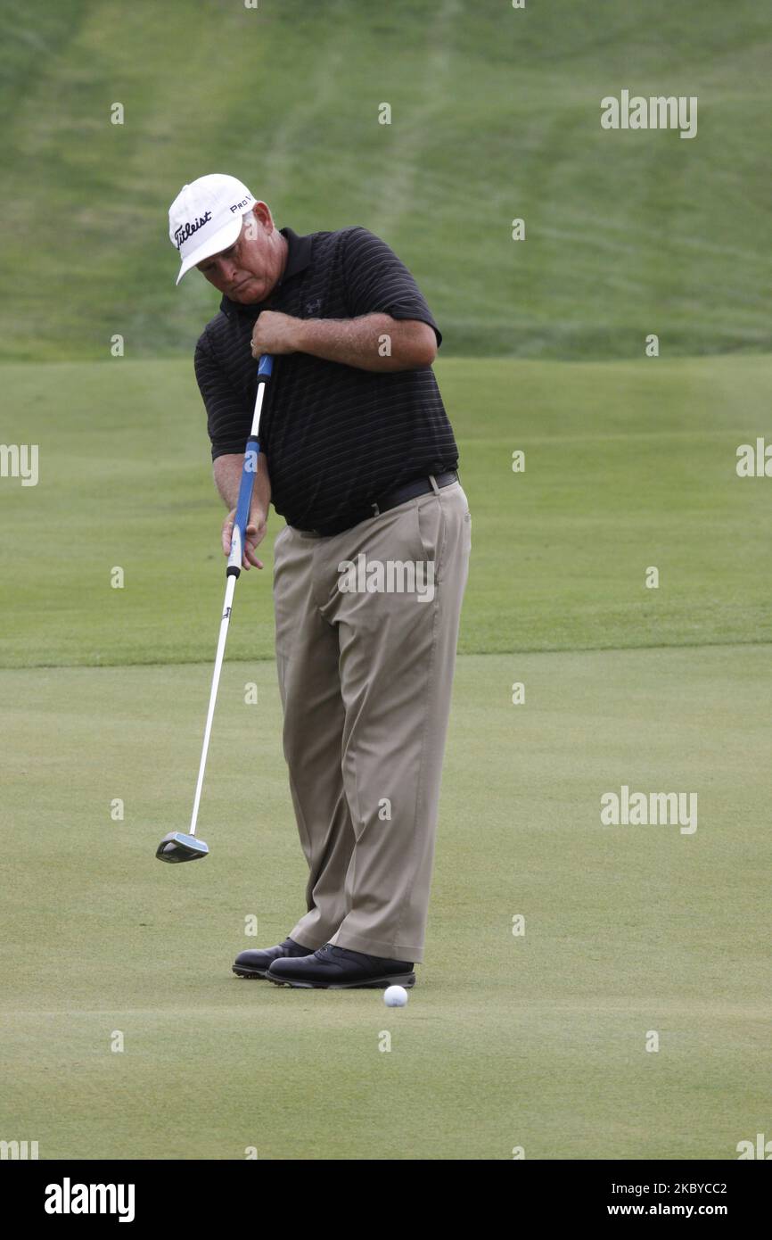 South korea peter senior of australia hi-res stock photography and ...