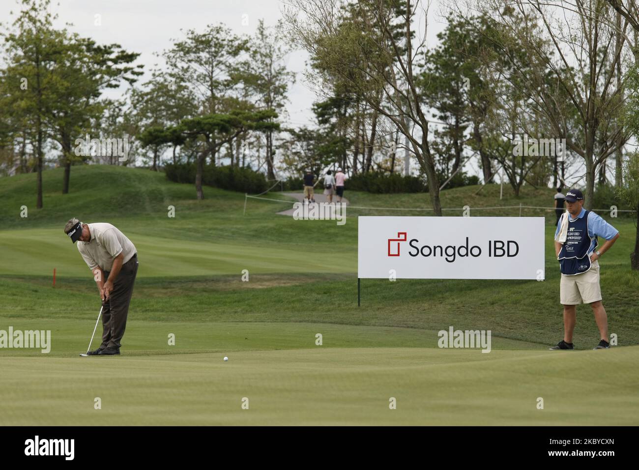 Ted Schulz of USA, 14th hall putt during the PGA Tour Songdo IBD ...