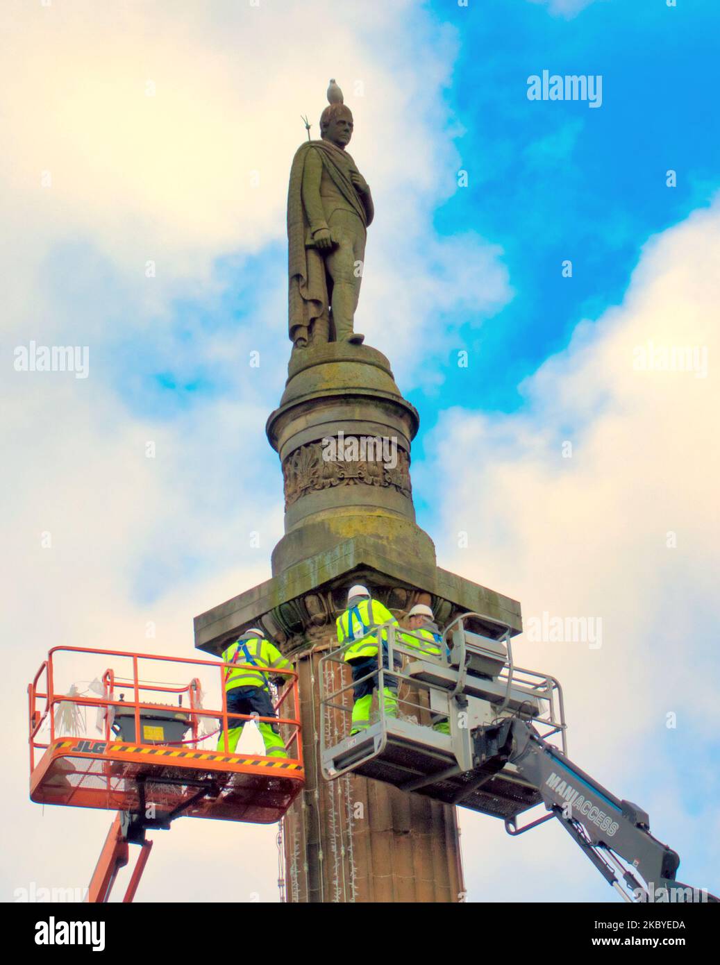 Glasgow, Scotland, UK 4th November, 2022. Work begins on Christmas ...