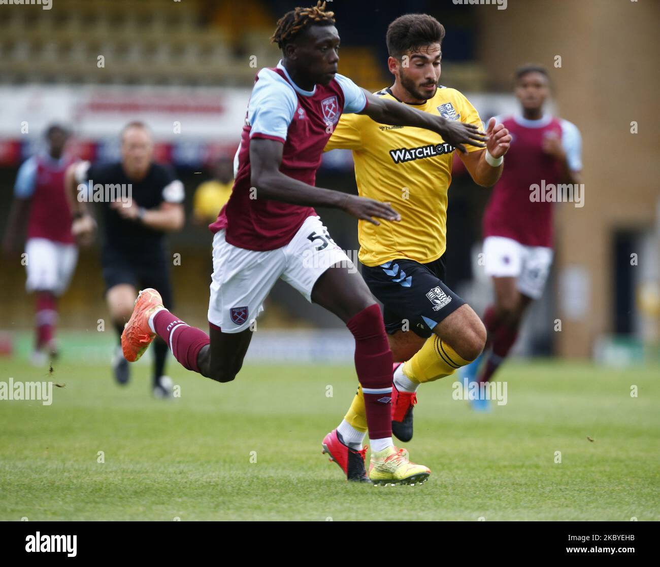 Eren kinali of southend united hi-res stock photography and images - Alamy