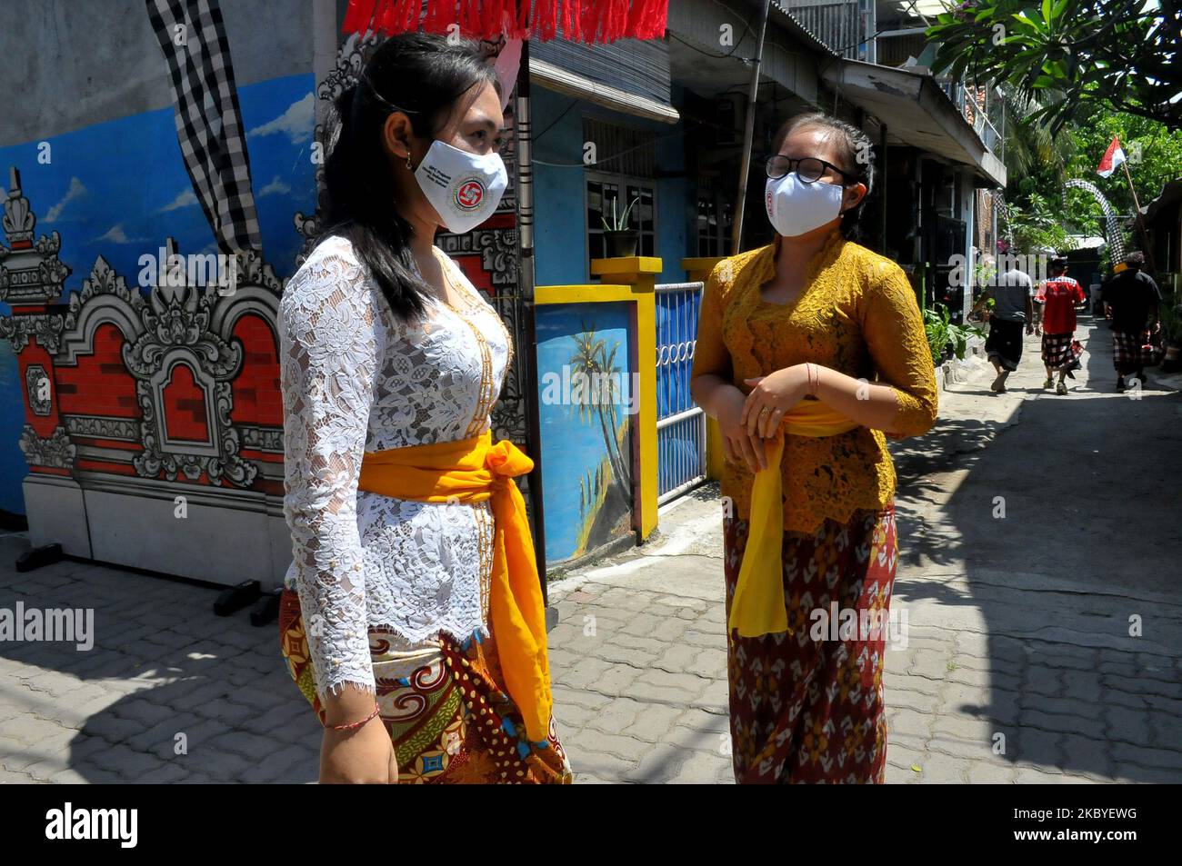 Activities of balinese villagers hi-res stock photography and images ...