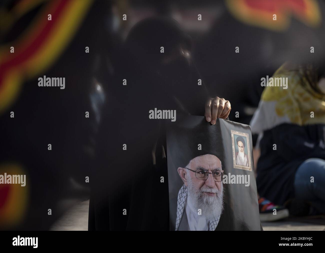Ayatollah khomeini mask hi-res stock photography and images - Alamy