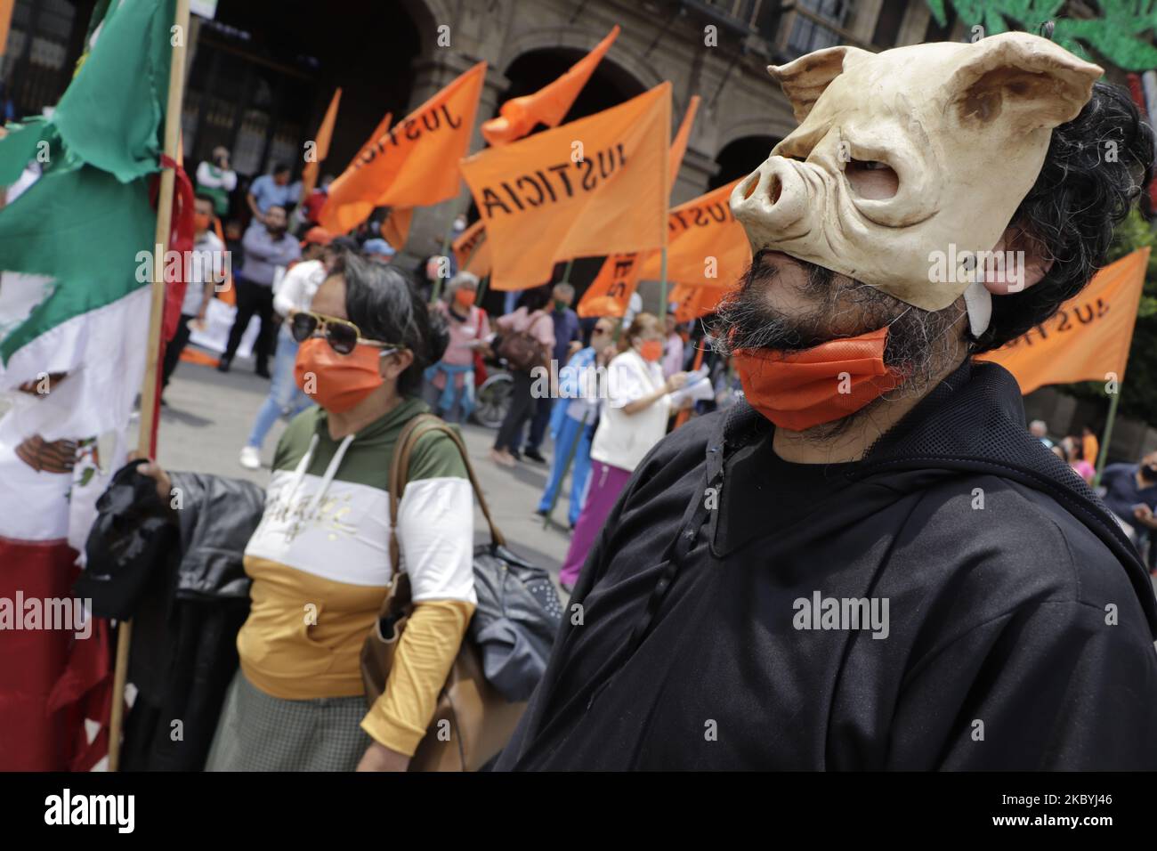 Pig mask hi-res stock photography and images - Alamy