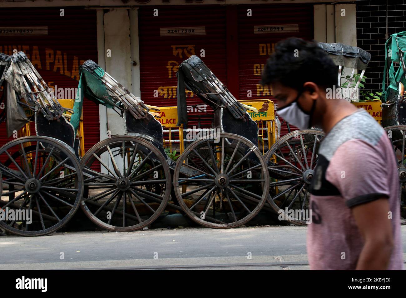 Parked hand rickshaws hi-res stock photography and images - Alamy
