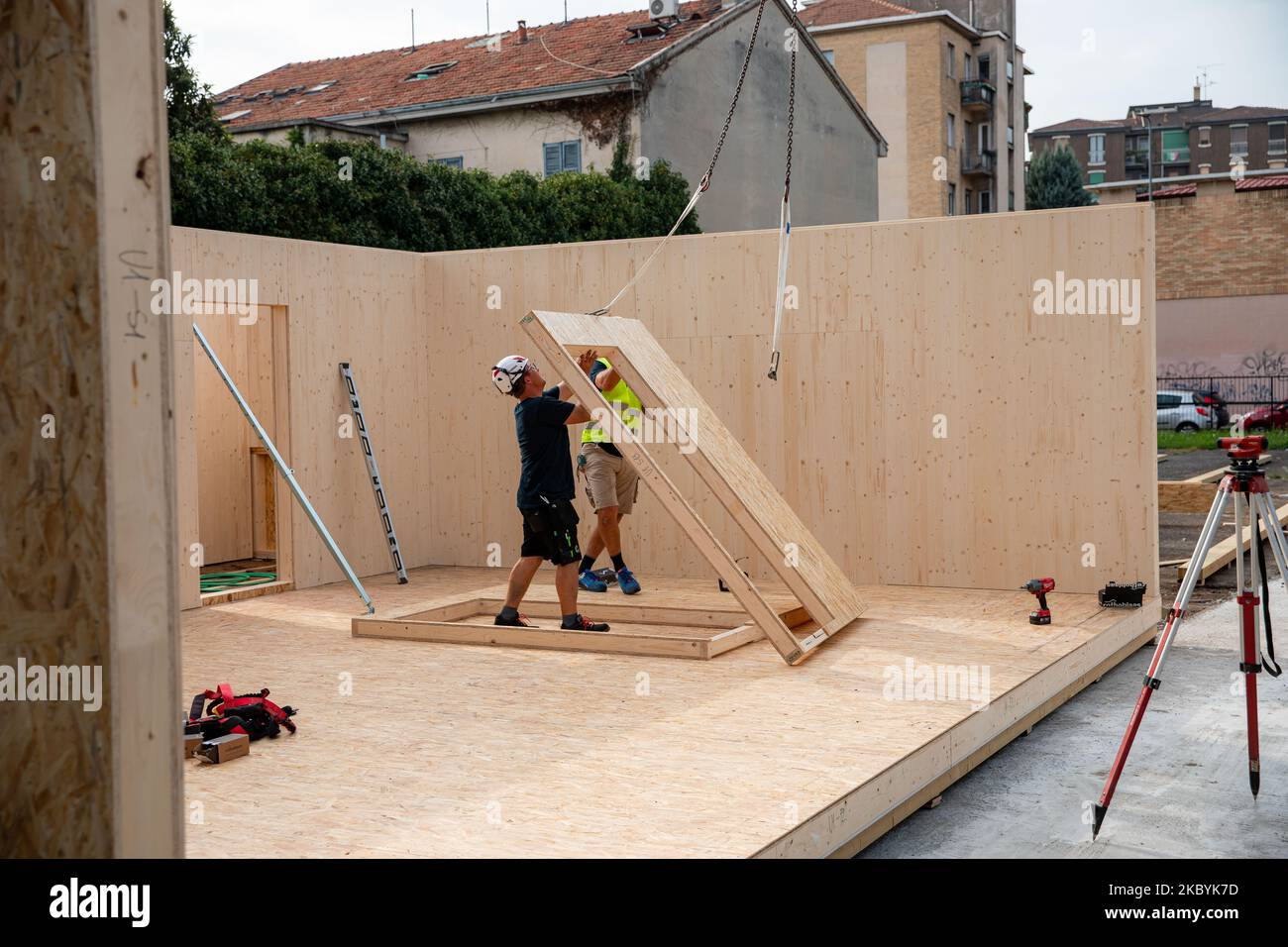 Temporary class modules hi-res stock photography and images - Alamy