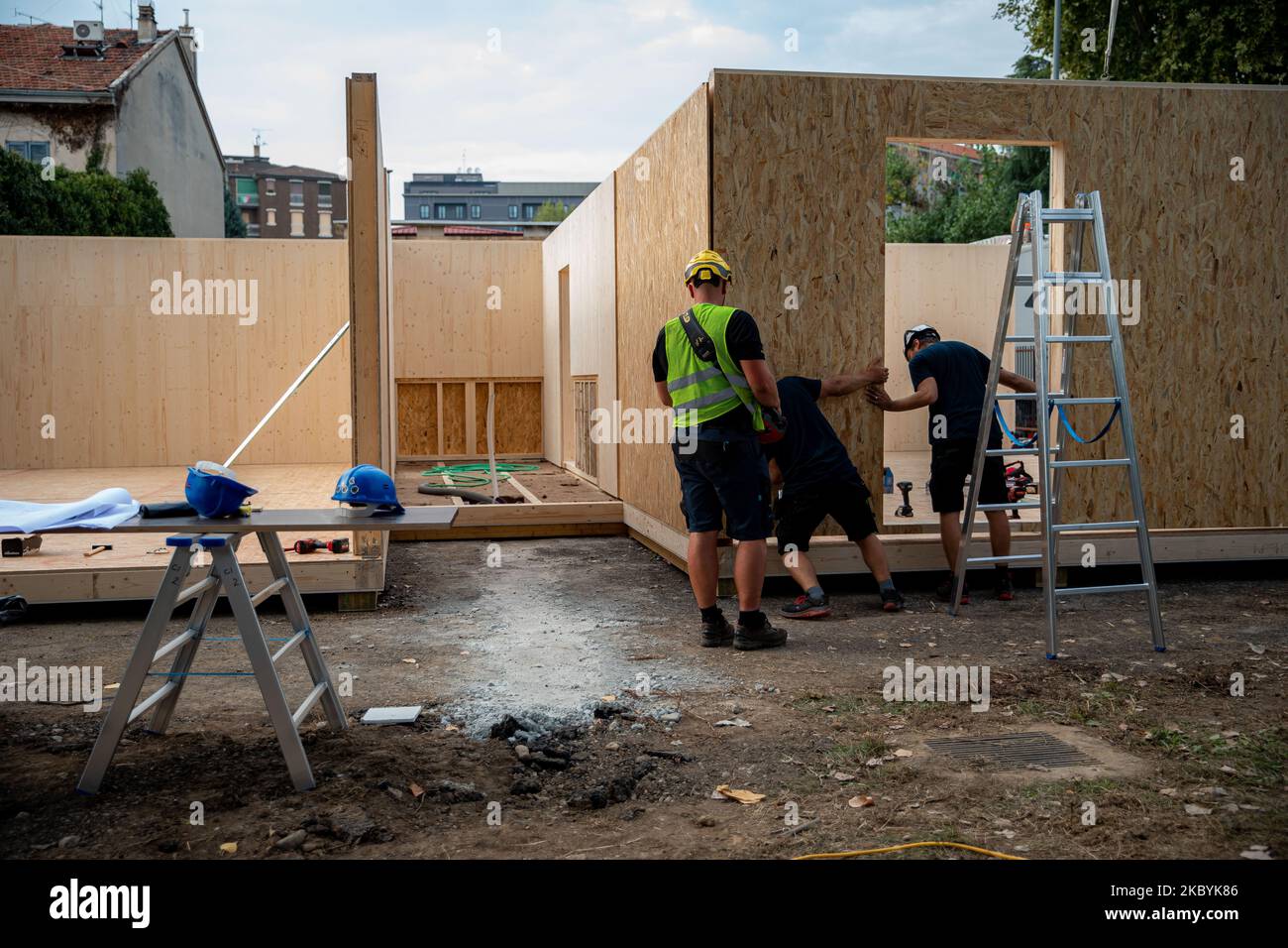 Temporary class modules hi-res stock photography and images - Alamy