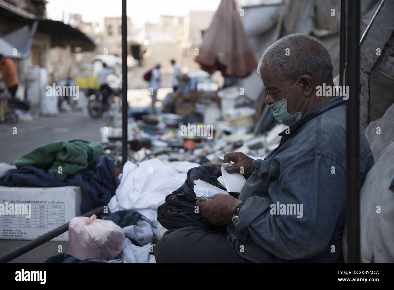 Reselling stuff hi-res stock photography and images - Alamy