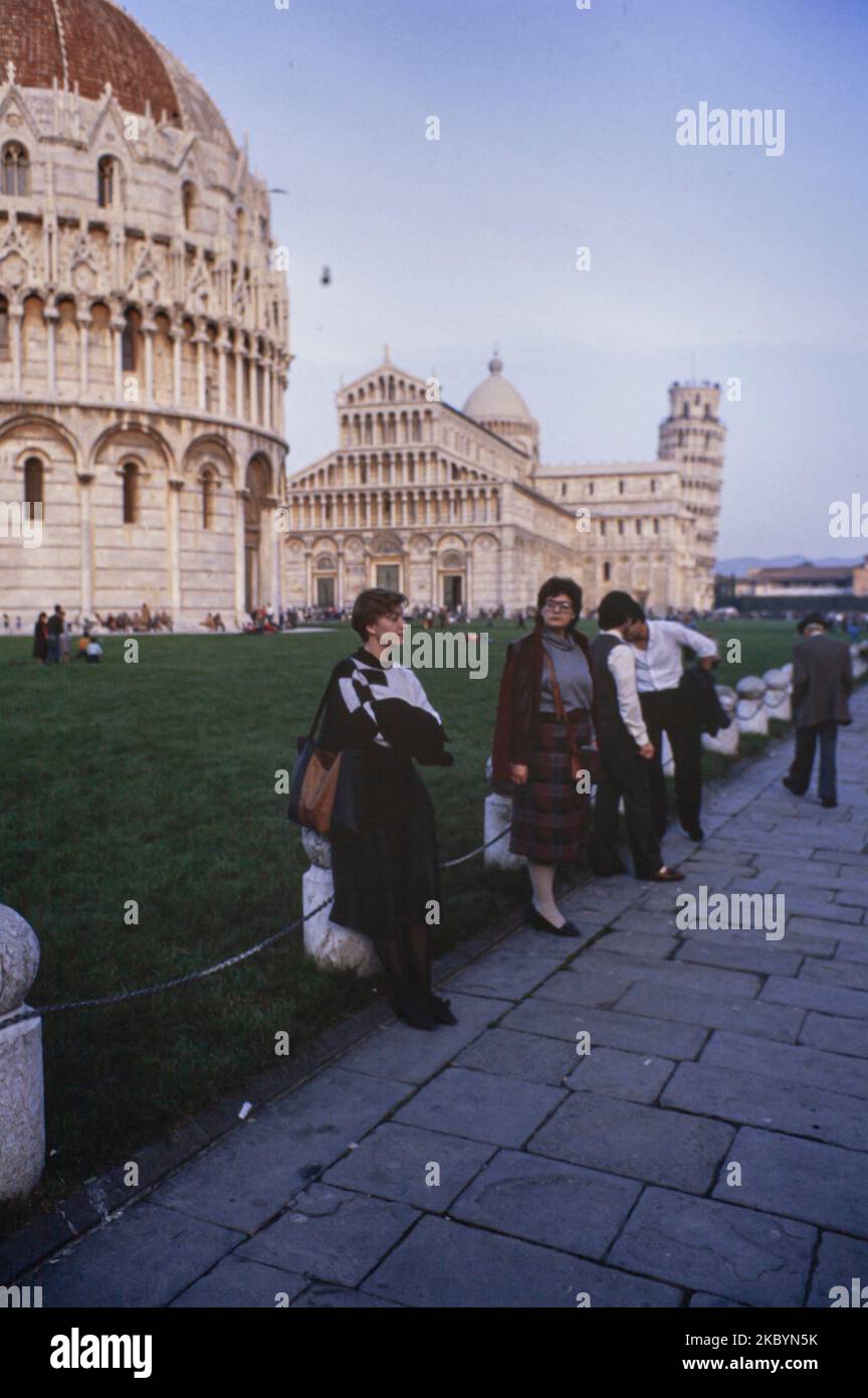 Pisa, Italy may 1983: Tourists in pisa scene in 80s Stock Photo - Alamy