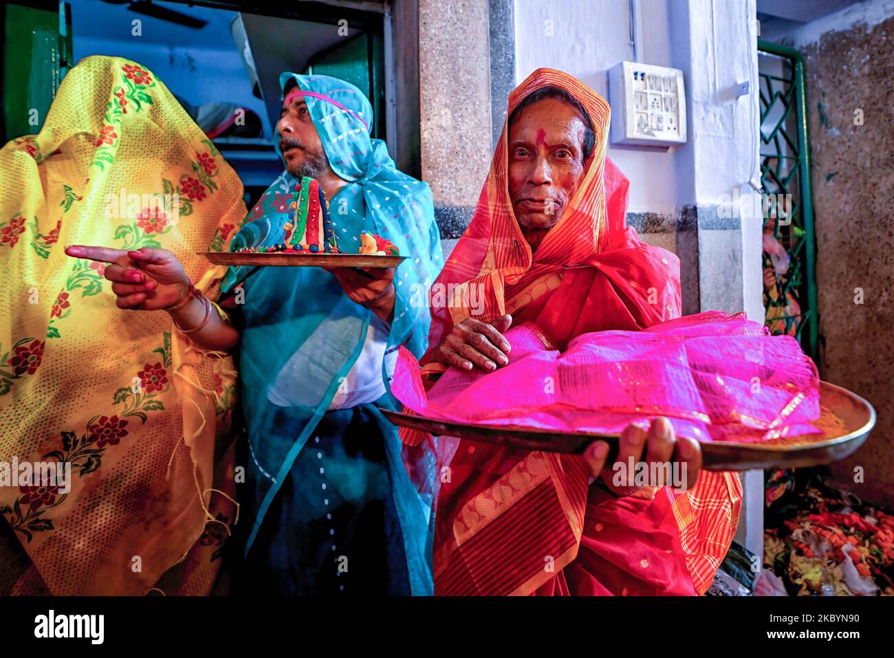 Bhadreswar, India. 03rd Nov, 2022. Hindu men seen dressed up as women ...