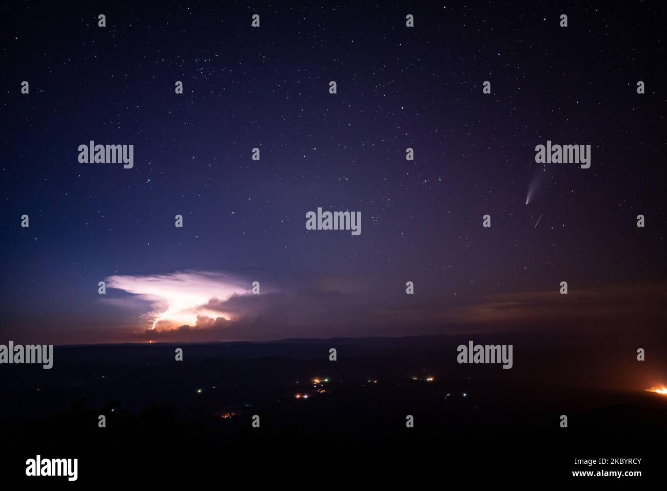 Shooting star rain hi-res stock photography and images - Alamy