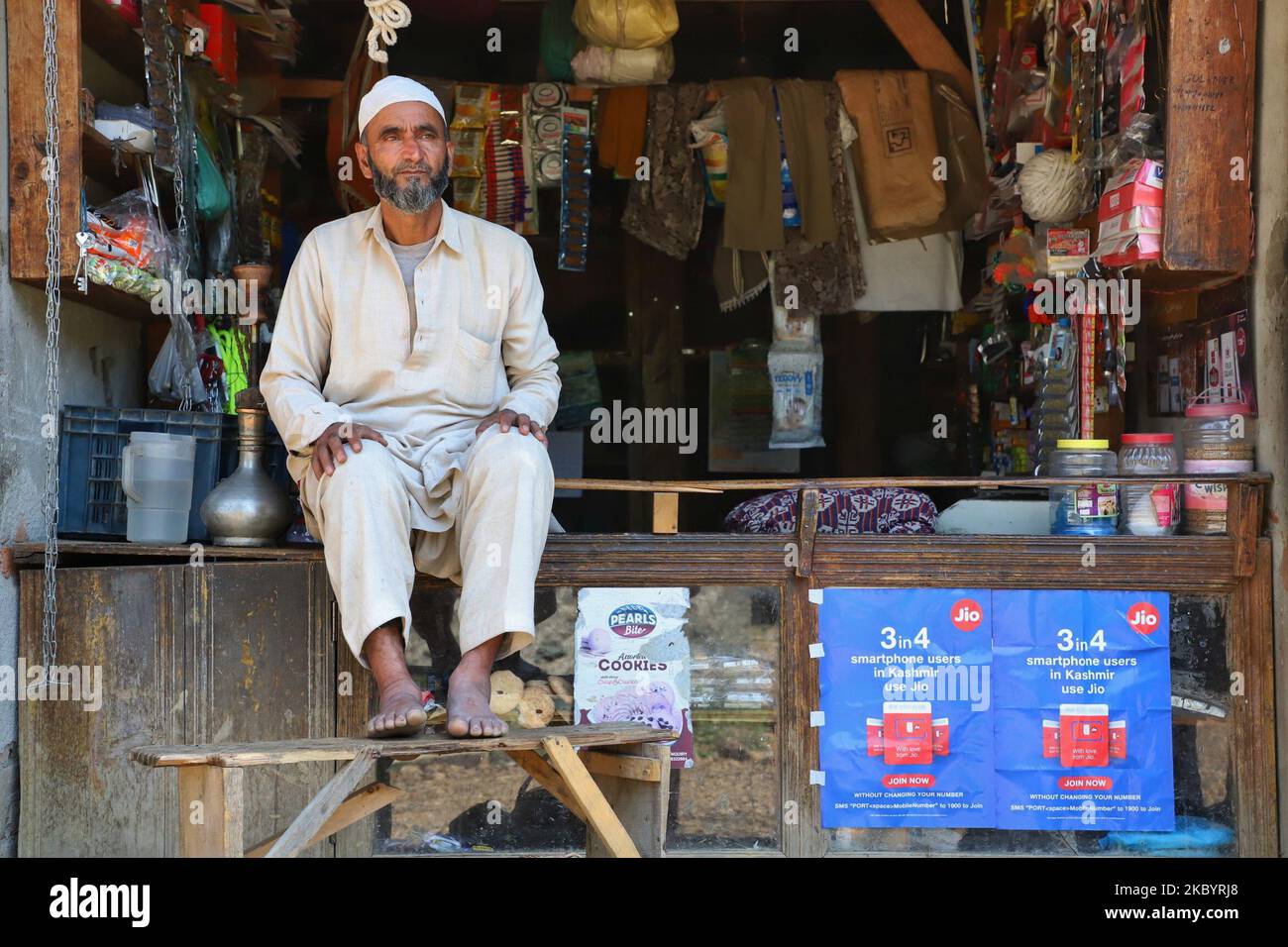Reliance jio poster hi-res stock photography and images - Alamy