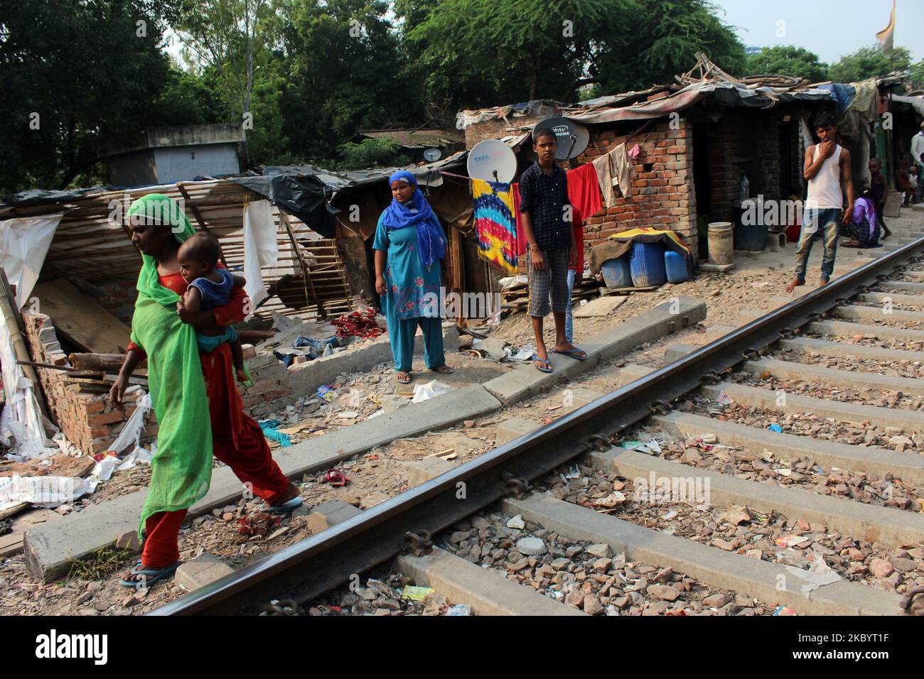 Delhi slum demolished hi-res stock photography and images - Alamy