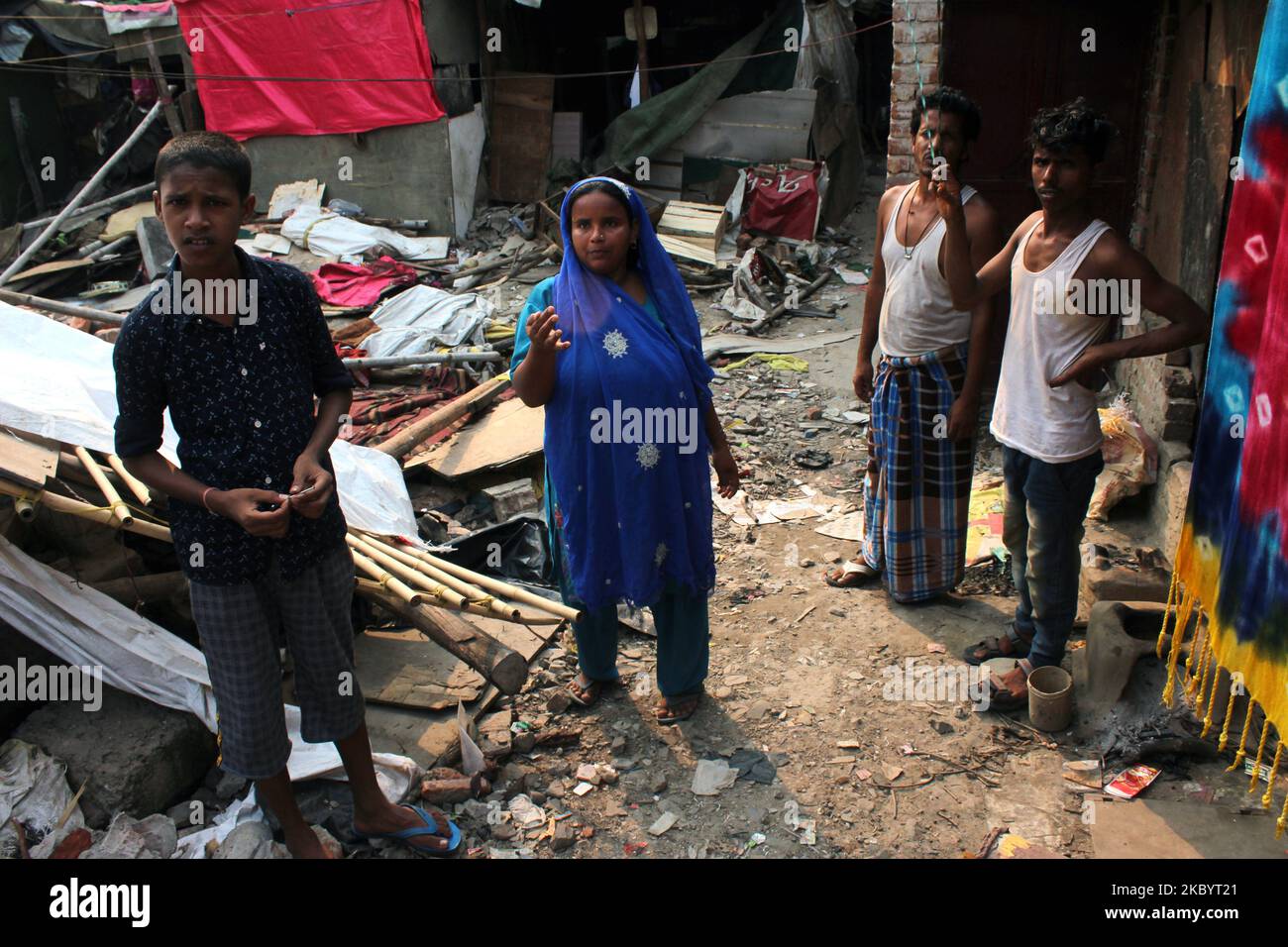 Delhi slum demolished hi-res stock photography and images - Alamy