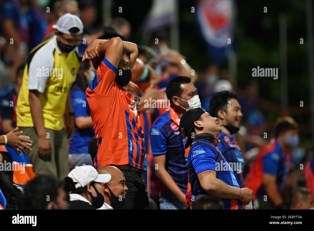 Fans of port fc hi-res stock photography and images - Alamy