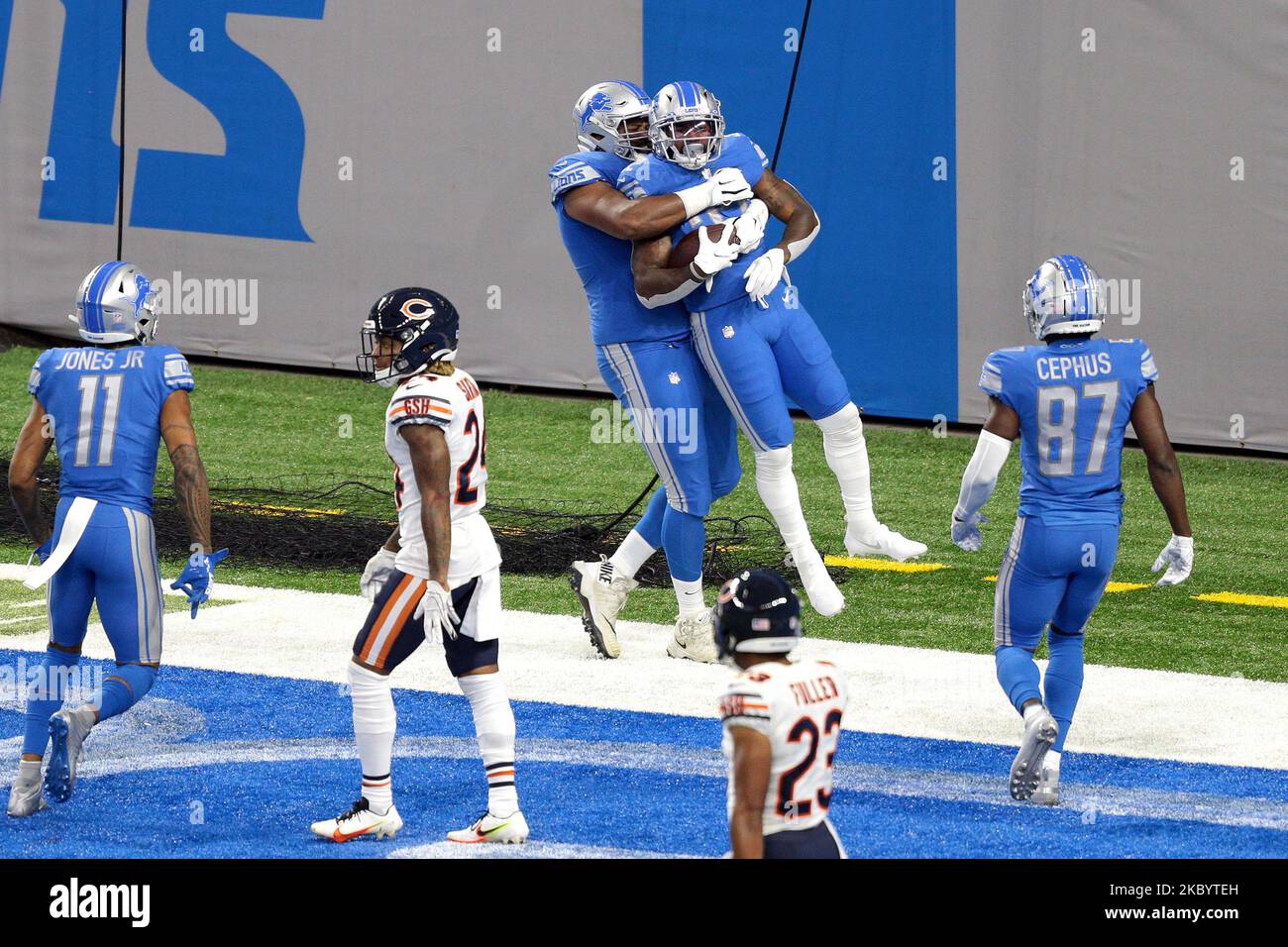 Offensive guard tyrell crosby hi-res stock photography and images - Alamy