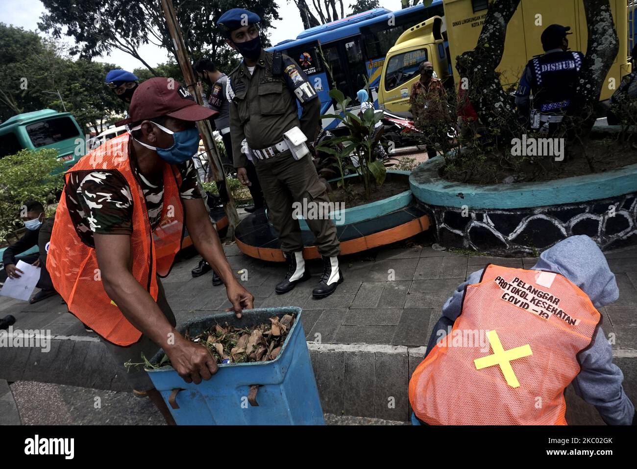 Form of cleaning trash hi-res stock photography and images - Alamy