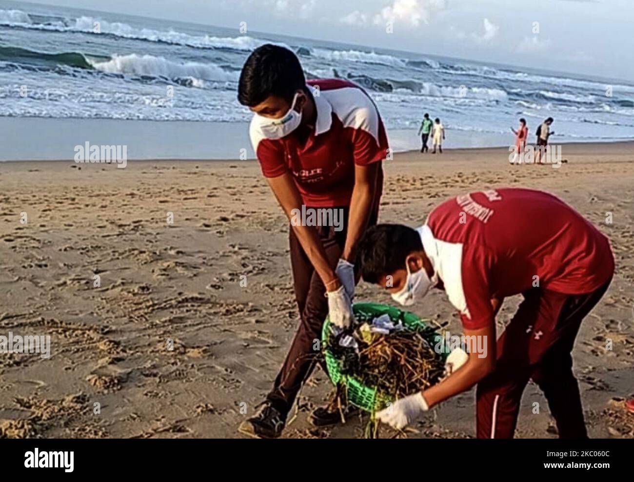 Bay of bengal seas eastern coast golden beach hi-res stock photography ...