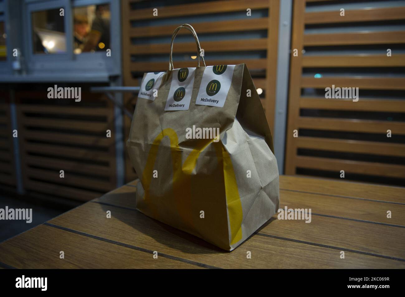 Mcdelivery hi-res stock photography and images - Alamy