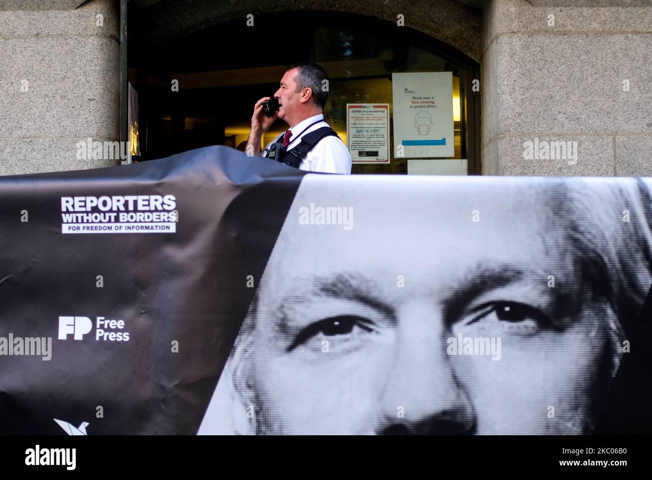 Londons ecuadorian embassy hi-res stock photography and images - Alamy