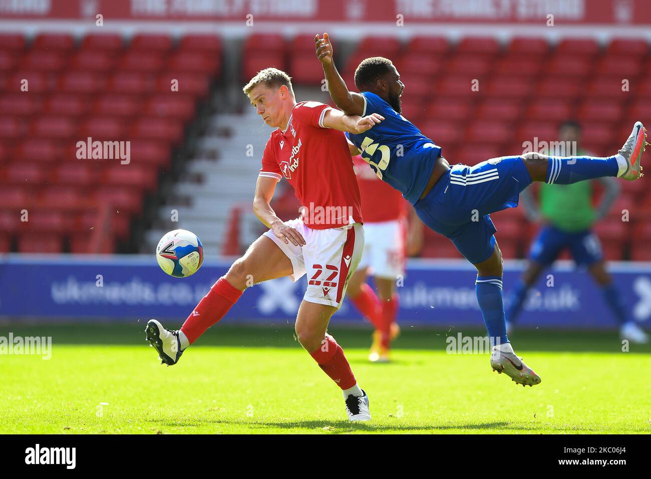 Ryan yates of nottingham forest battles hi-res stock photography and ...