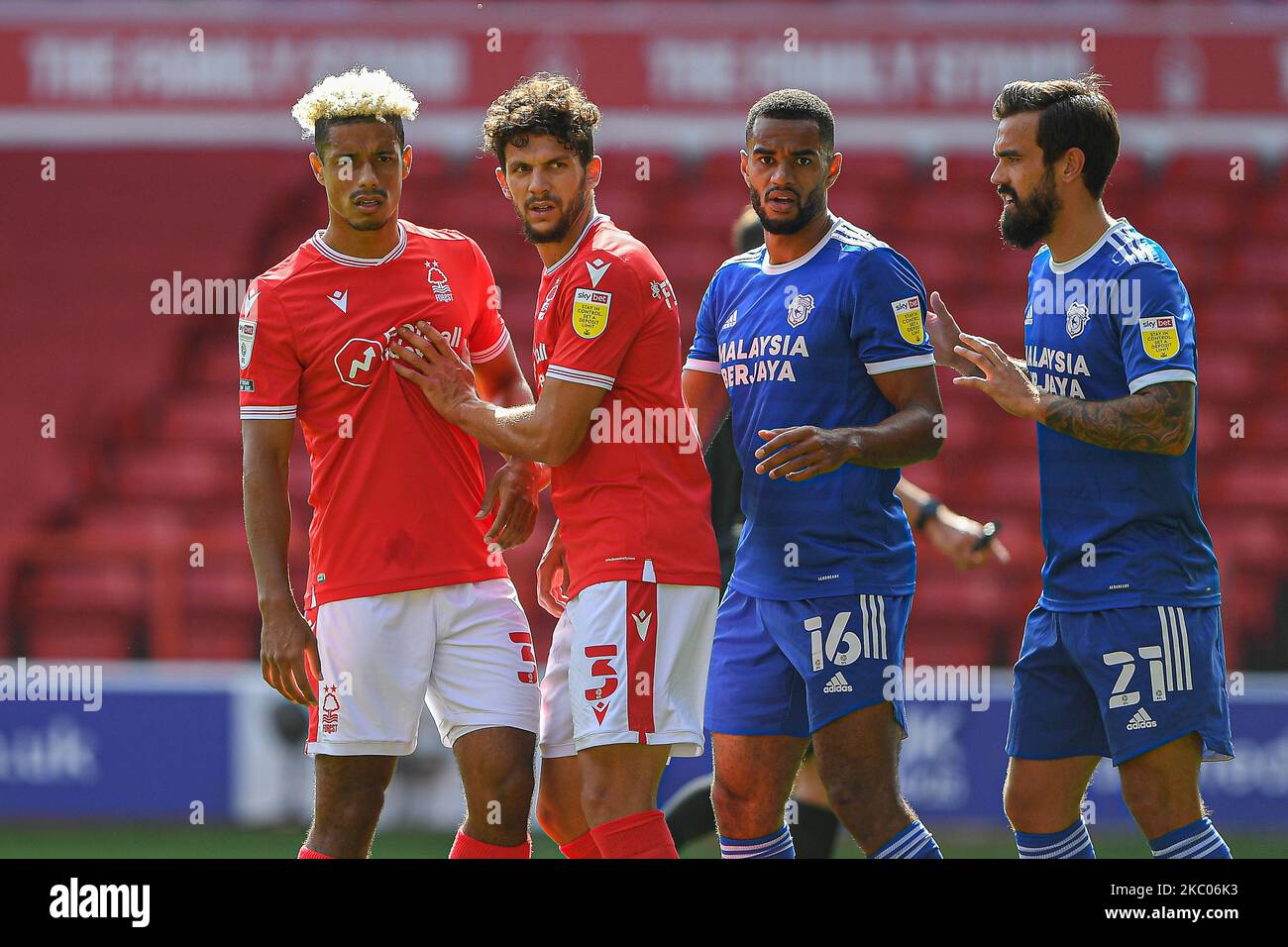 Marlon pack of cardiff city line hi-res stock photography and images ...