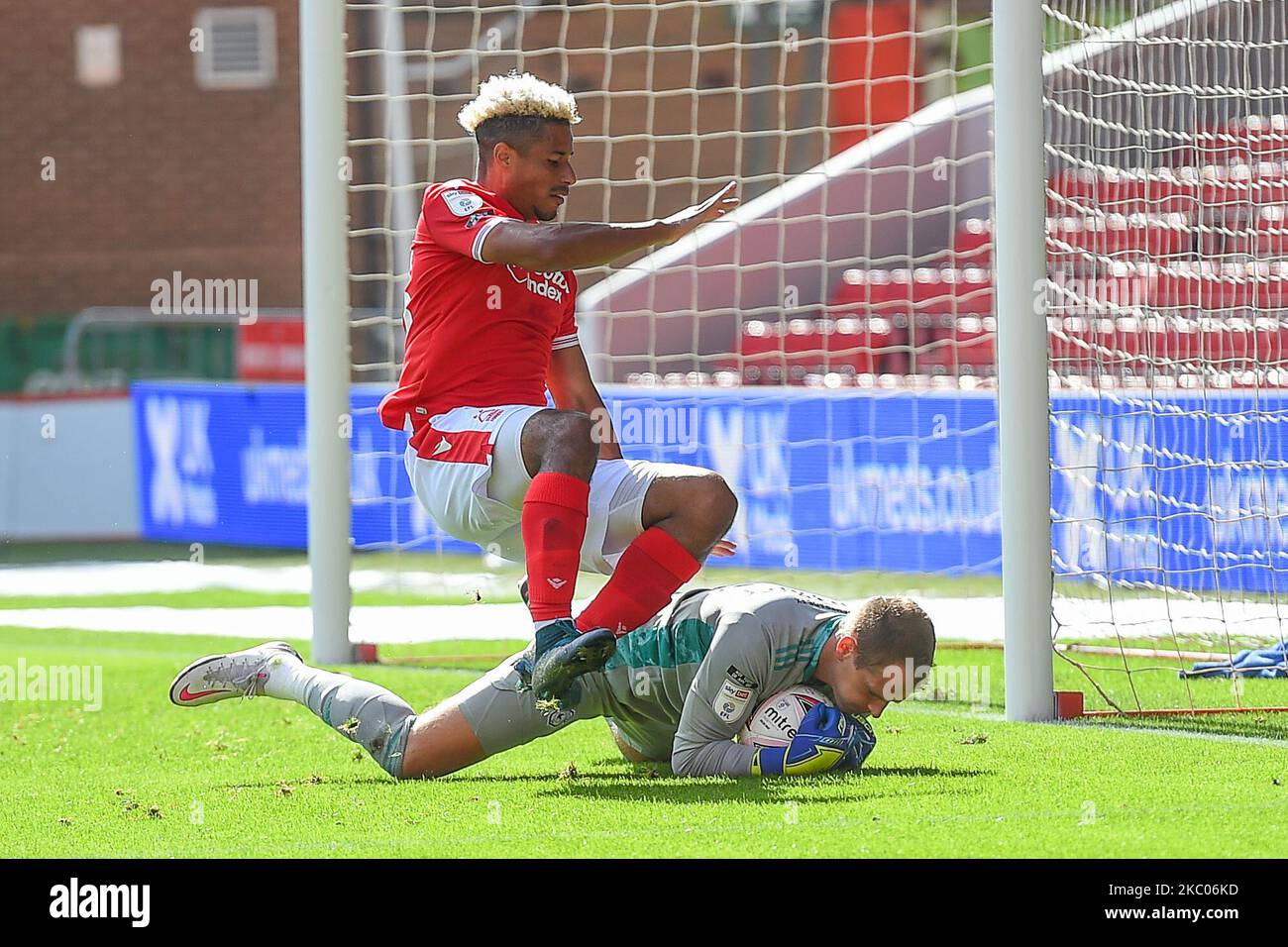 Lyle taylor of nottingham forest closes hi-res stock photography and ...