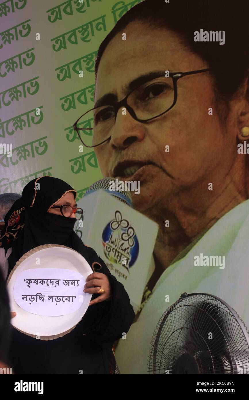 Tmc chief mamata banerjee big photo poster hi-res stock photography and ...