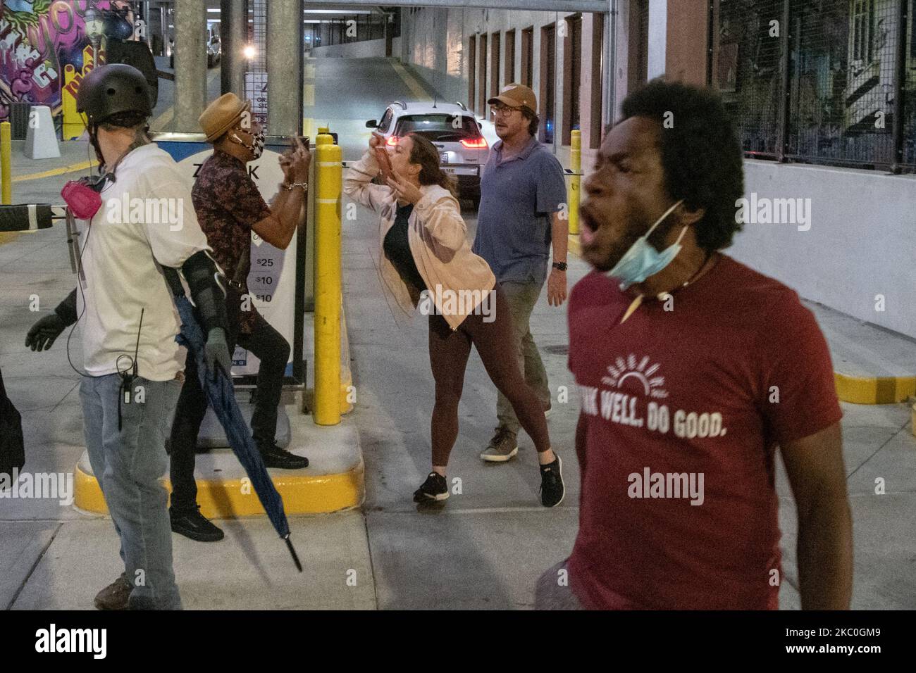 Passing protestors hi-res stock photography and images - Alamy
