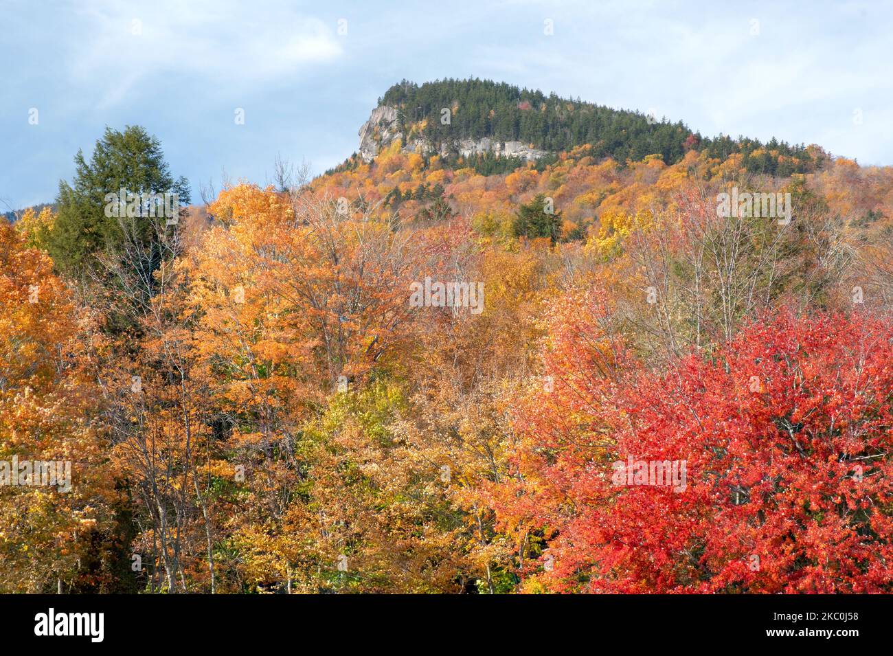 Autumn in White Mountain National Forest of New Hampshire. View of ...