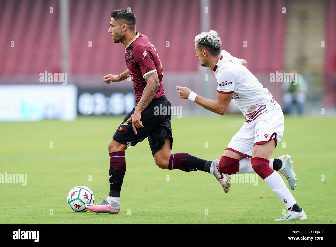 Emanuele cicerelli of us salernitana hi-res stock photography and ...