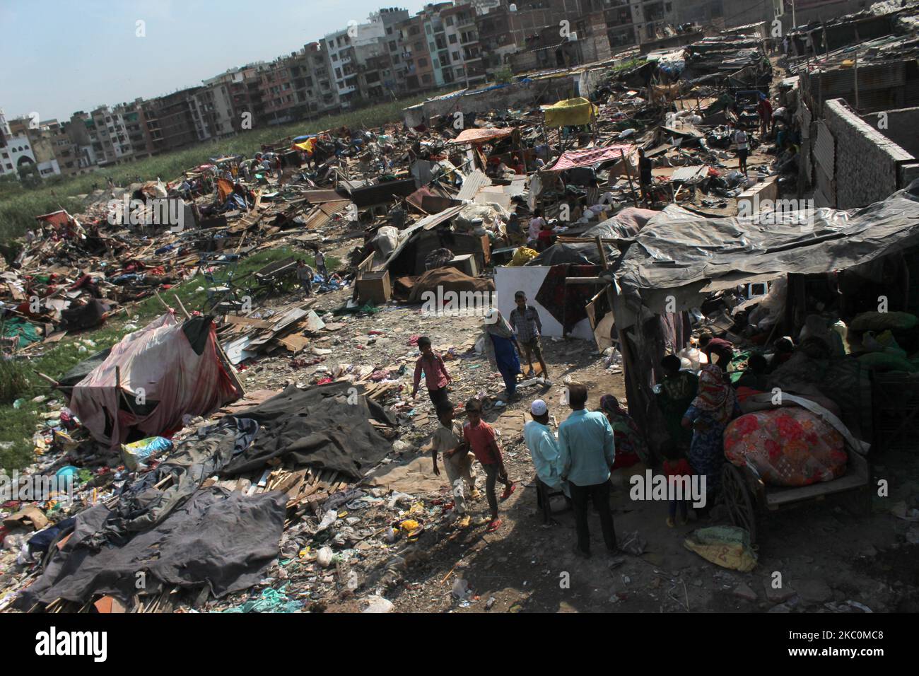 Delhi slum demolished hi-res stock photography and images - Alamy