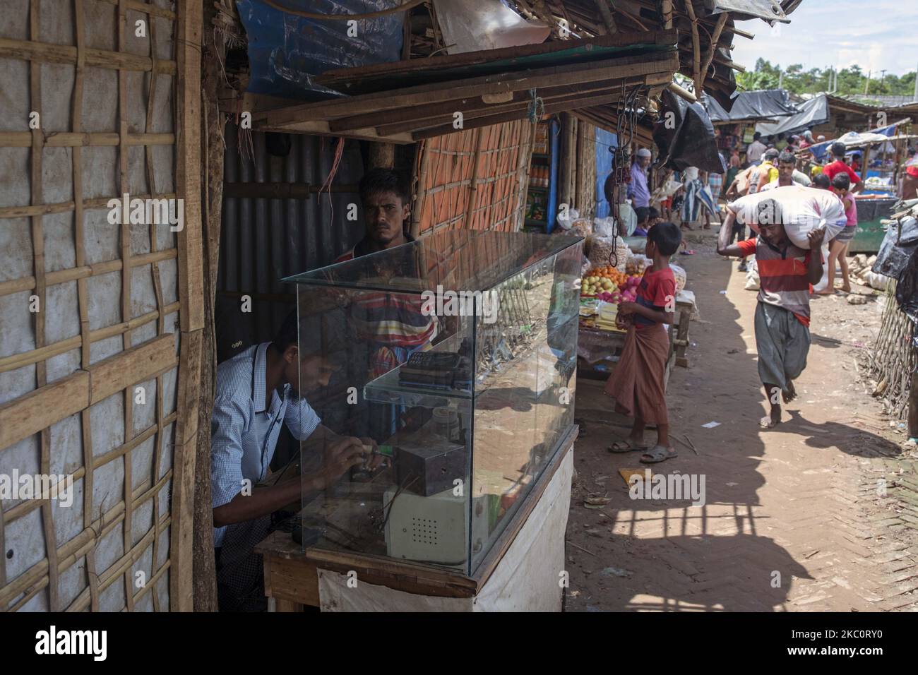 Limited ground space hi-res stock photography and images - Alamy