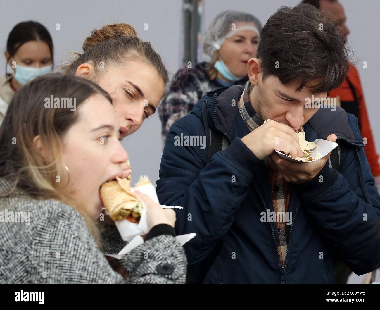Longest vegetarian shawarma hi-res stock photography and images - Alamy
