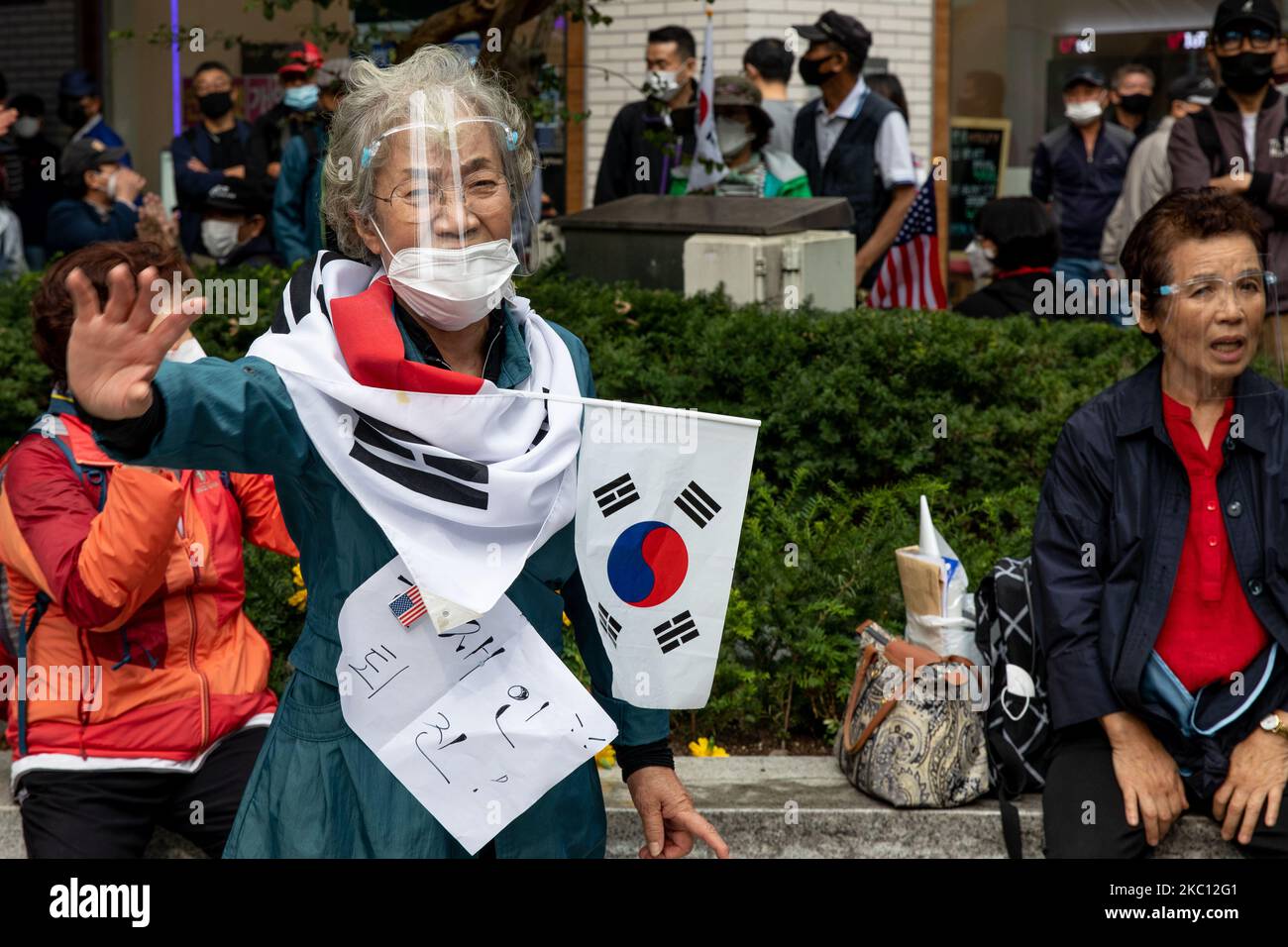 Central gwanghwamun district of seoul hi-res stock photography and ...