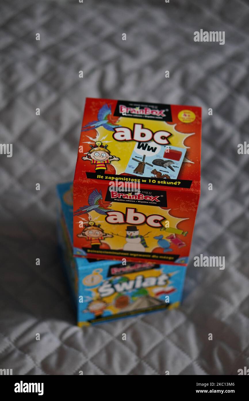 Brainbox brand card game with questions to memorize inside a cube box ...