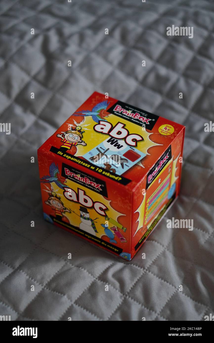 Brainbox brand card game with questions to memorize inside a cube box ...