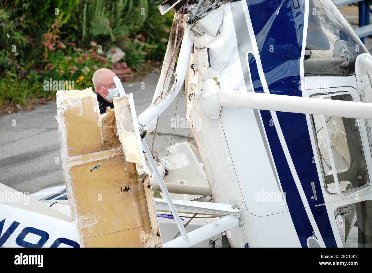 Small plane crash into a pier near Beechhurst Yacht Club in Whitestone ...